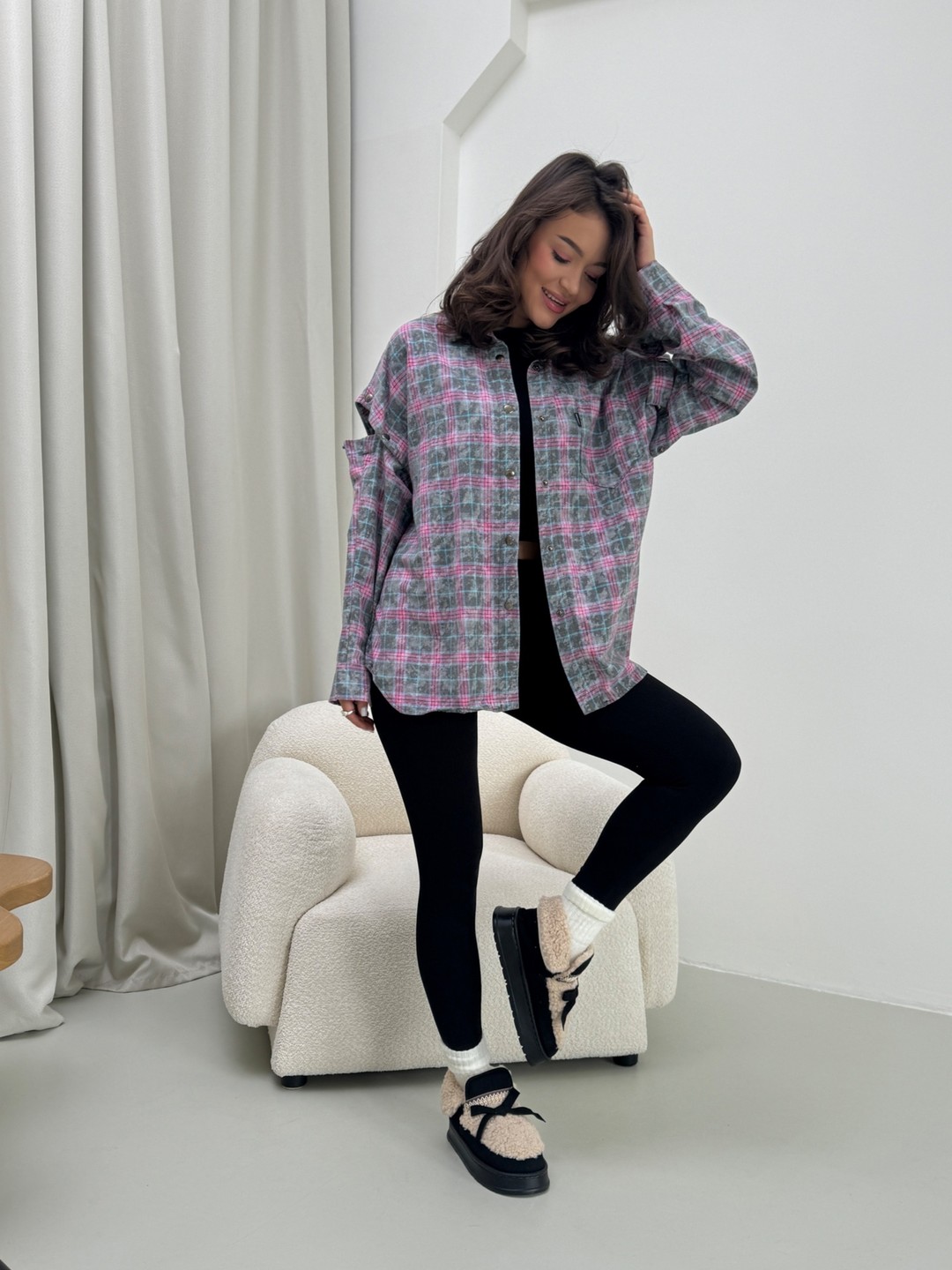 Дутіки з вишивкою та хутром чорні | LadyBoom