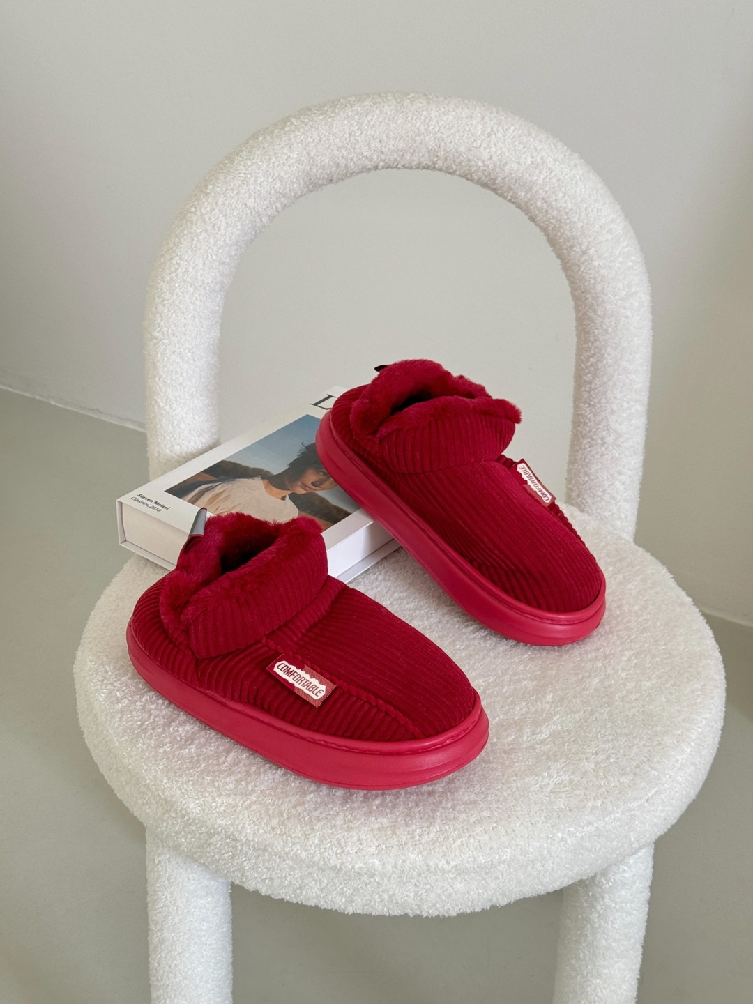 Дутіки з текстилю червоні | LadyBoom