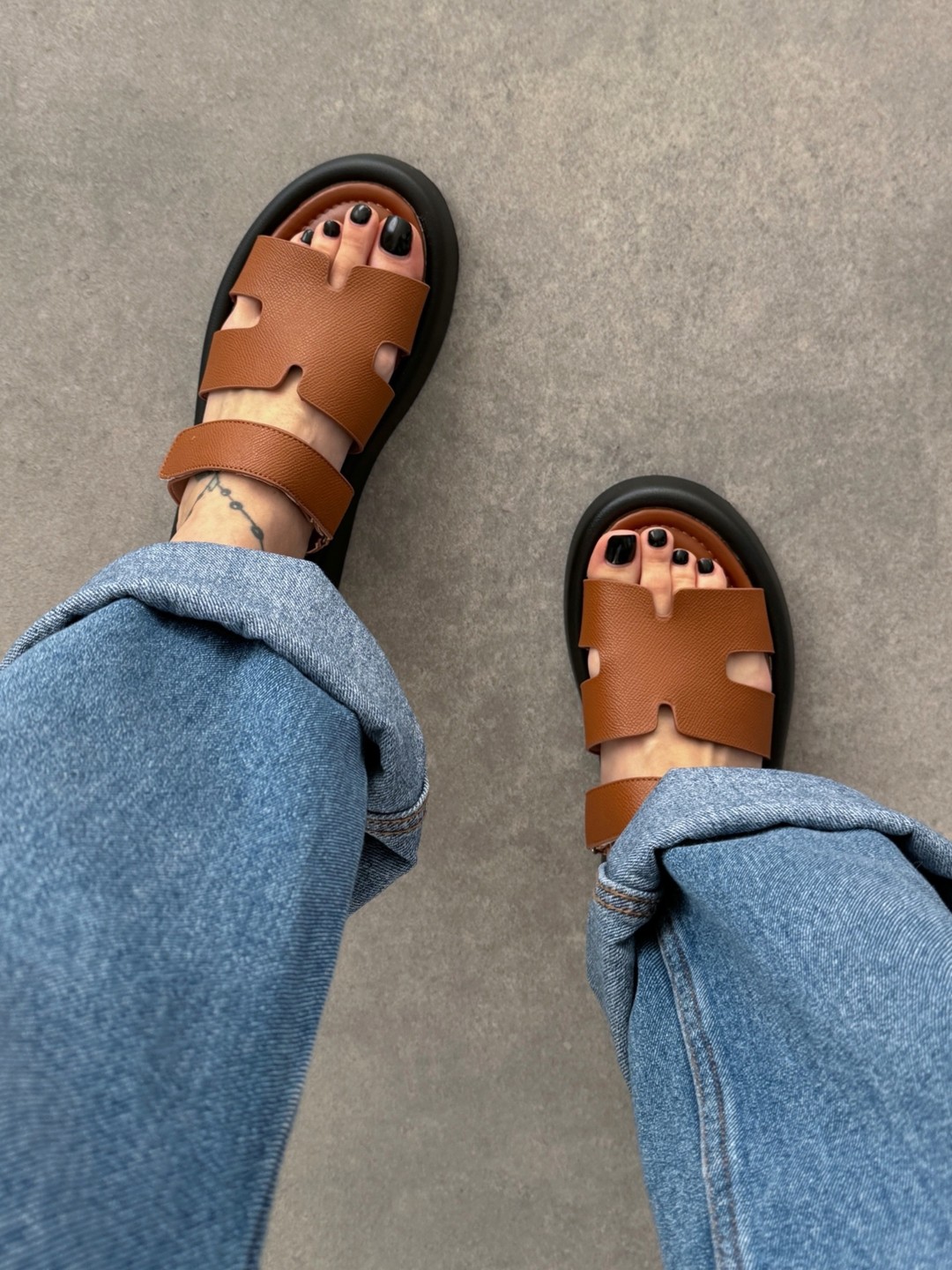 Шльопанці Kylie коричневі | LadyBoom