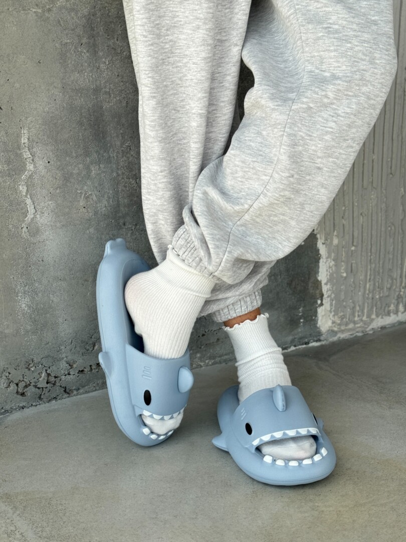 Шльопанці у вигляді акули сині | LadyBoom