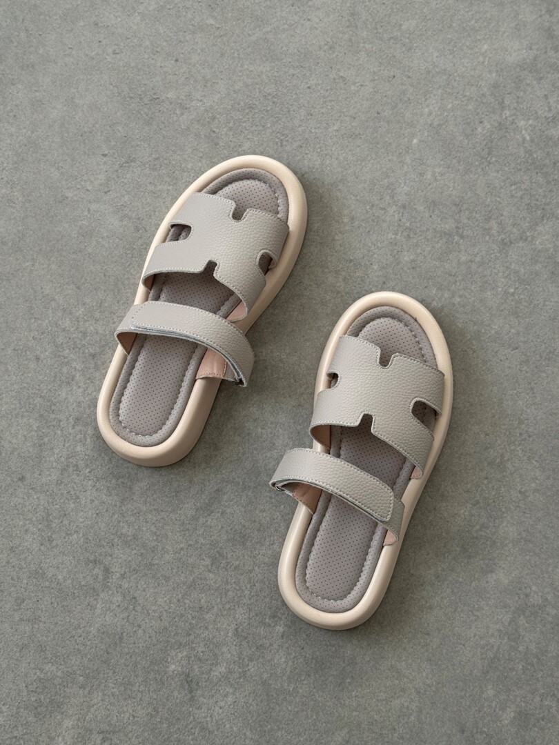 Шльопанці Kylie сірі | LadyBoom